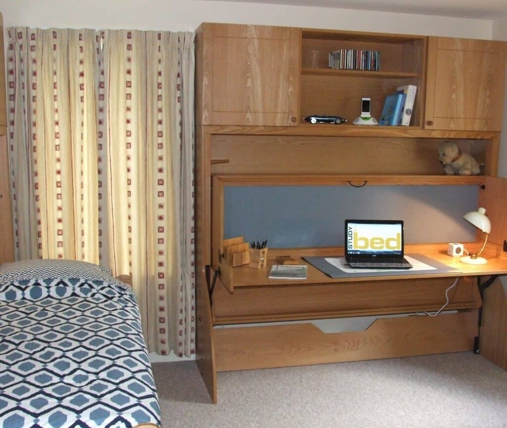 Space-Saving for Students - Studybed